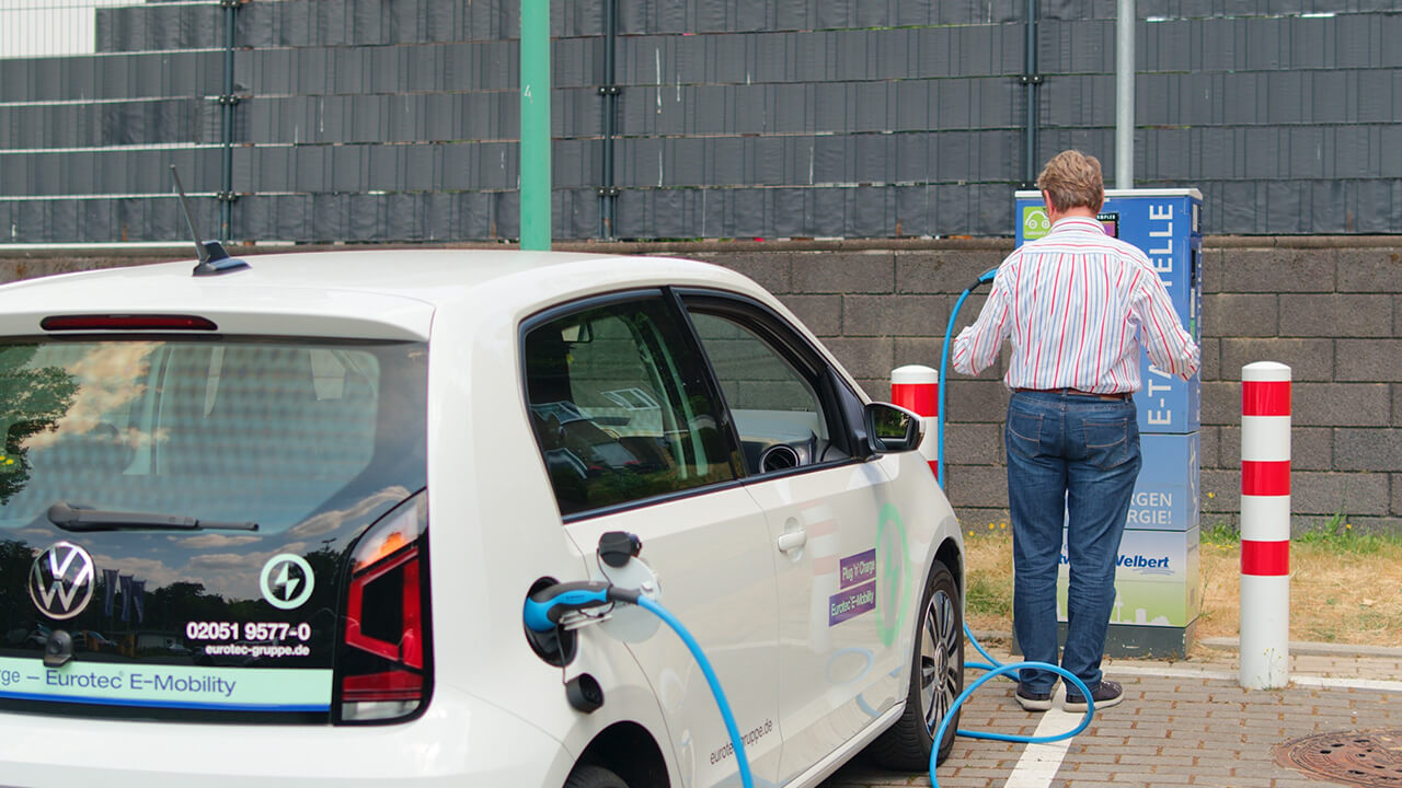 E-Auto Ladestation mit der Chargecloud - Manni und das Laden – EUROTEC Gruppe
